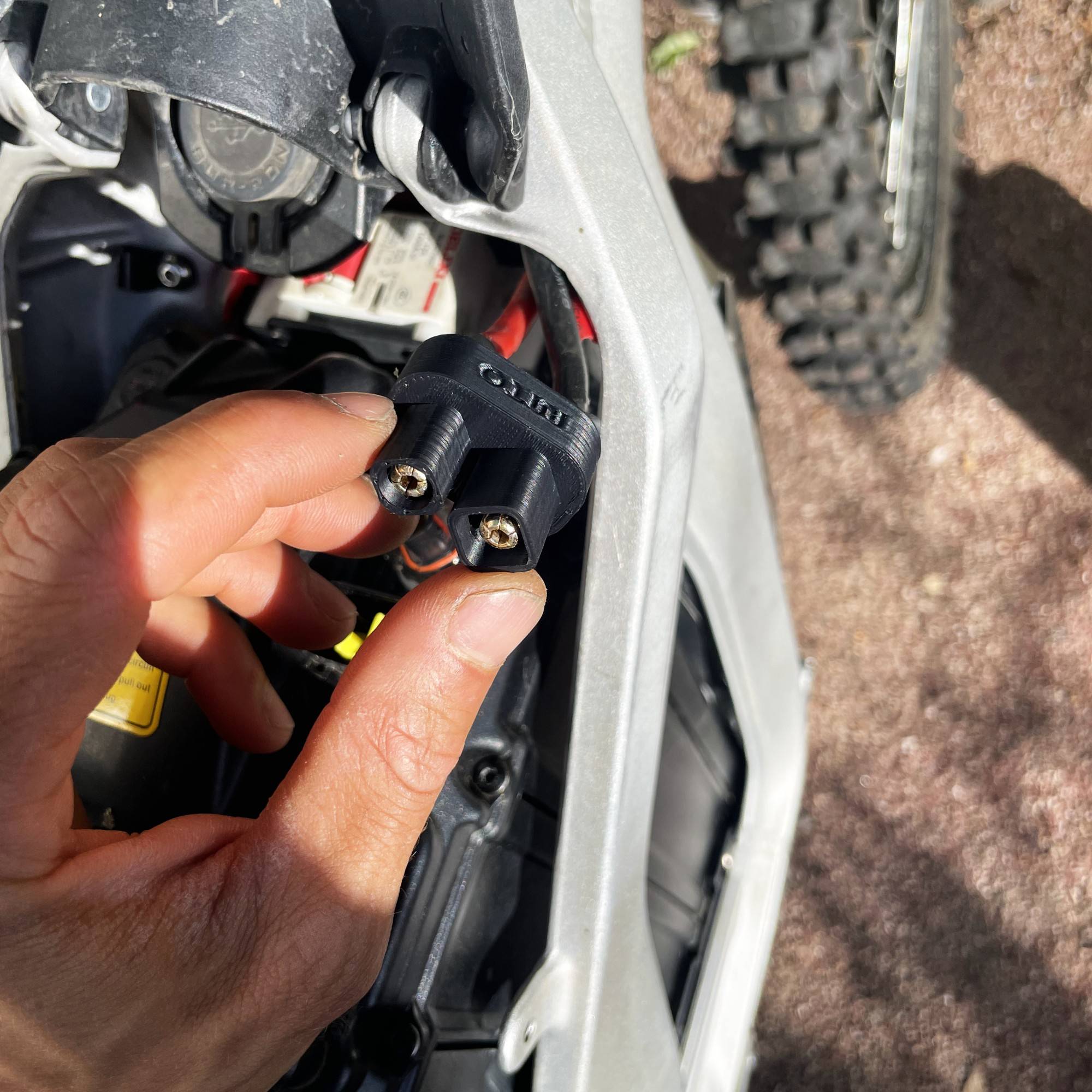 High Discharge Connectors for Sur Ron Light Bee - MTO Brothers